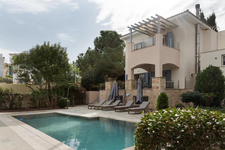 Avyra Residences Amorosa Beach Villa - Chypre