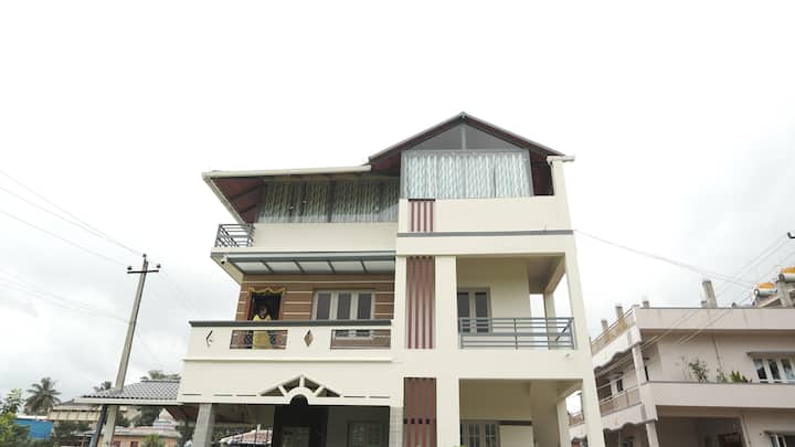 Spacious 2bhk Home In Chikkamagaluru For Family - Chikmagalur
