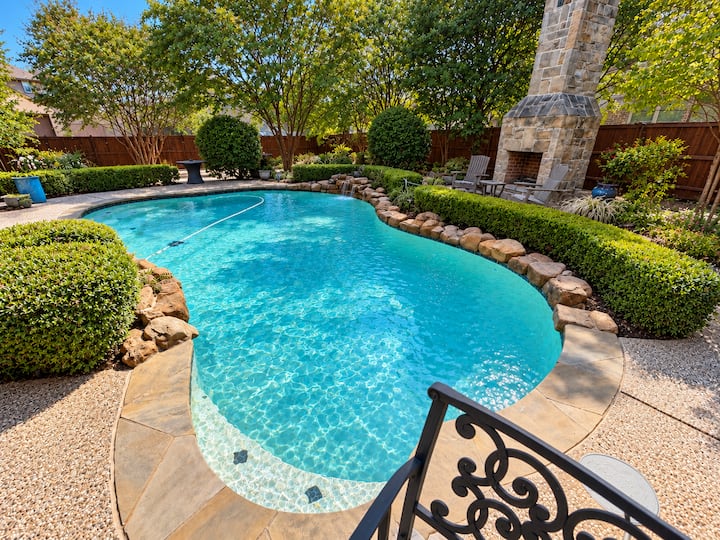 5br Roanoke Retreat Pool Game & Media Rooms - Roanoke, TX
