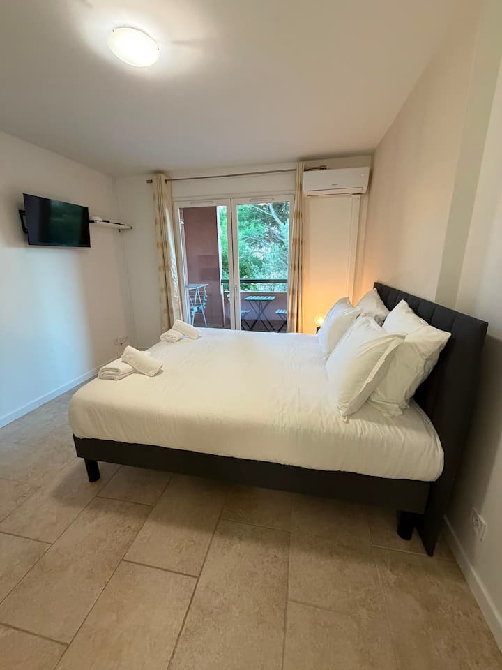 Charmant Studio Dans Une Résidence Avec Piscine - Sanary-sur-Mer