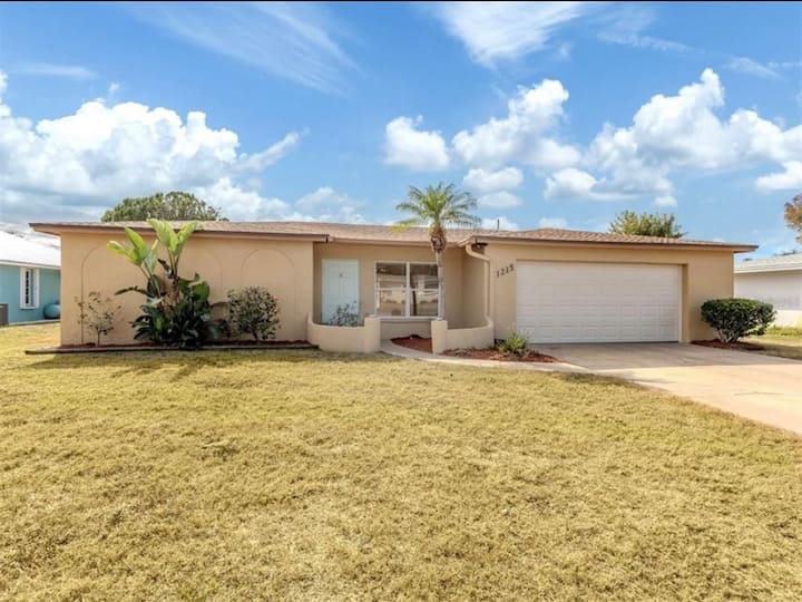 Venice Vacation Retreat - Venice, FL