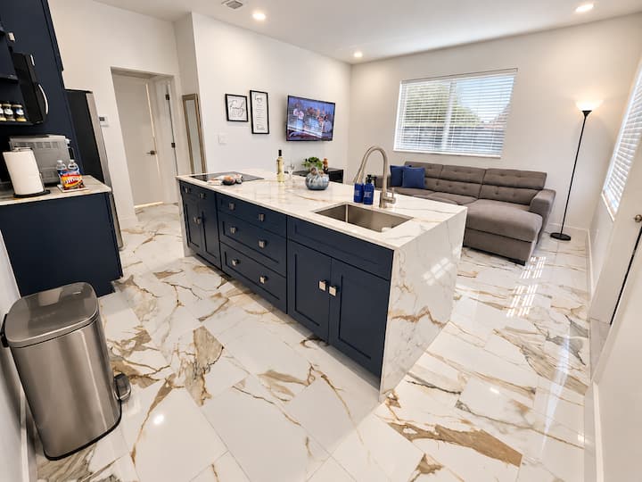 Best Location, 10 Min To Beaches & Aventura Mall - North Miami Beach, FL
