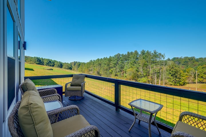 Hike, Explore & Unwind: Scenic Blue Ridge Escape - Floyd, VA