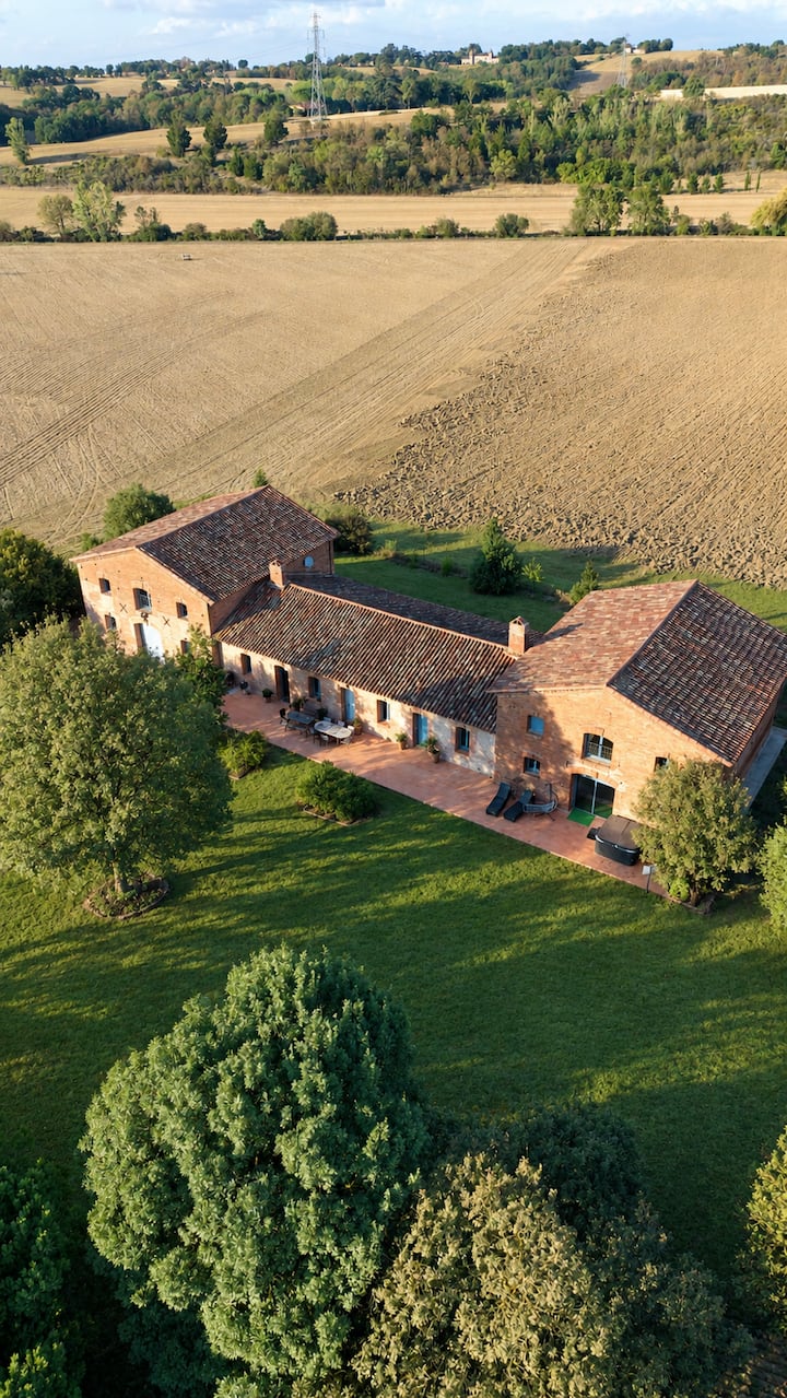 Villa | Piscine Intérieure | Jacuzzi | Barbecue - Haute-Garonne
