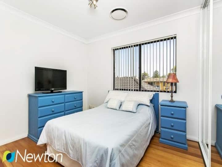 The Oceanside Retreat | 2br & Parking - Cronulla
