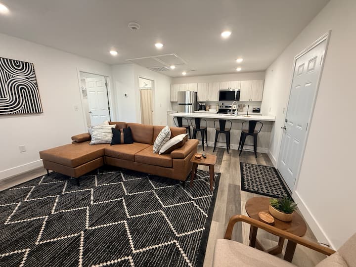 Mill Street Suites | Modern 1 Br | Unit C - Jasper, IN