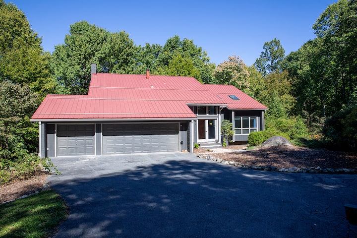 Red Roof Hideaway, Less Than 4 Mi To App State - ブーン, NC