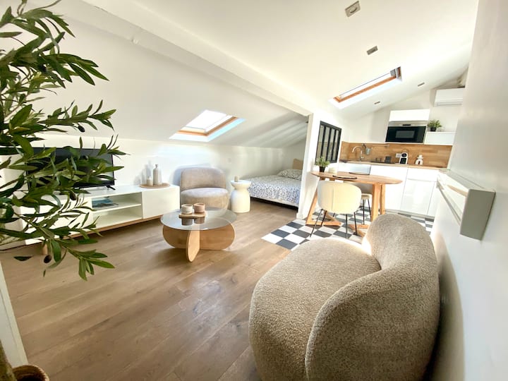 Cannes Centre, Superbe Studio Mansardé! - Cannes