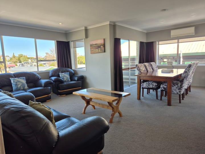 The Ferns - Large Home For Family Holidays - Taupō