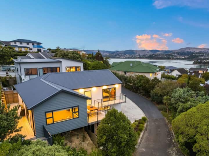 Modern Camborne Hideaway - Porirua
