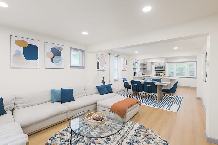 Legacy B's Yellow Door Bnb In Parkville Md - Parkville, MD