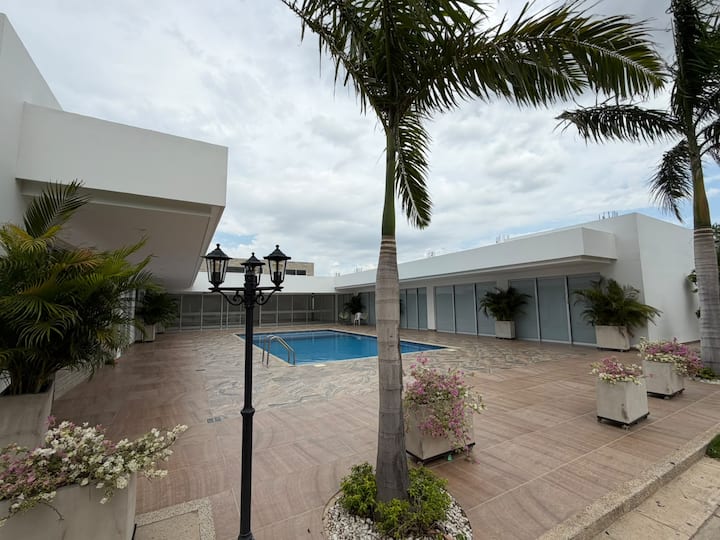 Ferrandis: Descanso Y Piscina Dentro De La Ciudad - Colombia