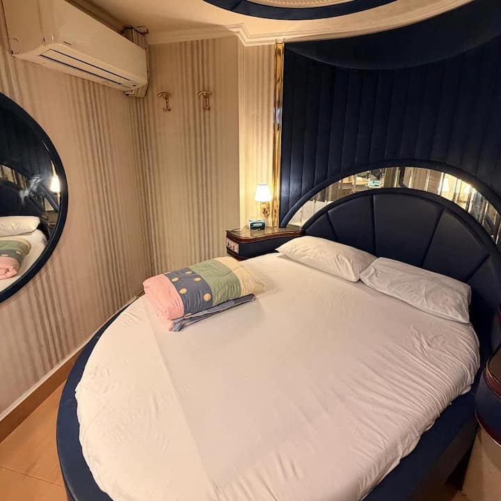 Comfort Room With Convenient Location - Hong Kong
