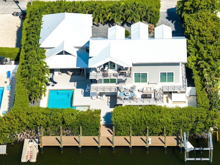 Luxury Home +Carriage House | Waterfront| Pool 5bd - The Bahamas
