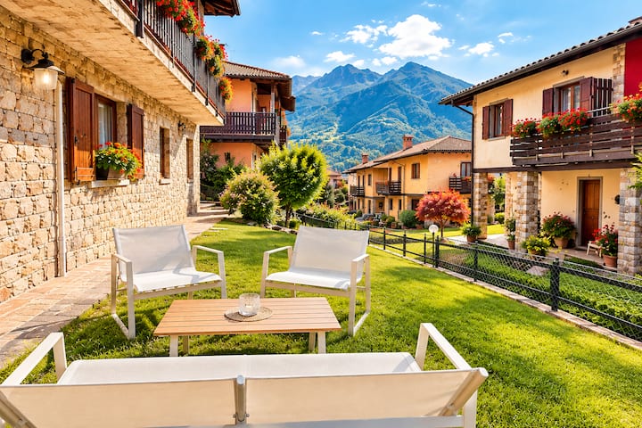 La Casa Di Lola Lake & Mountain
Grande Open Space - Castione della Presolana