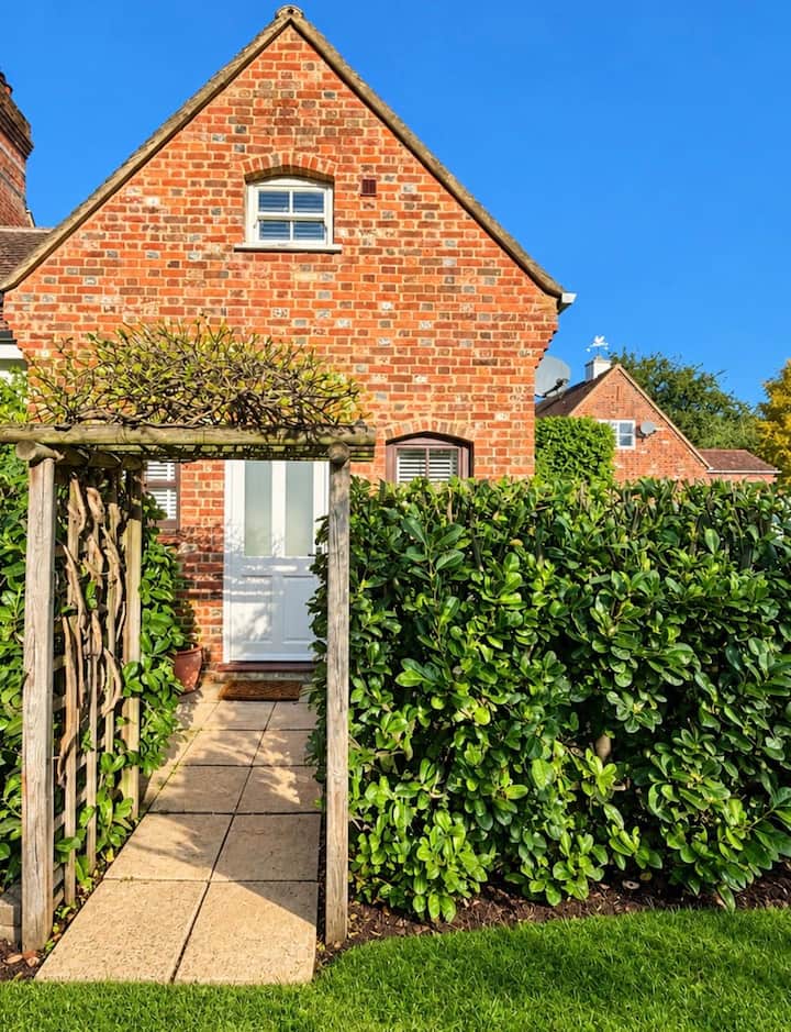 A Charming Marlborough Stay - Marlborough
