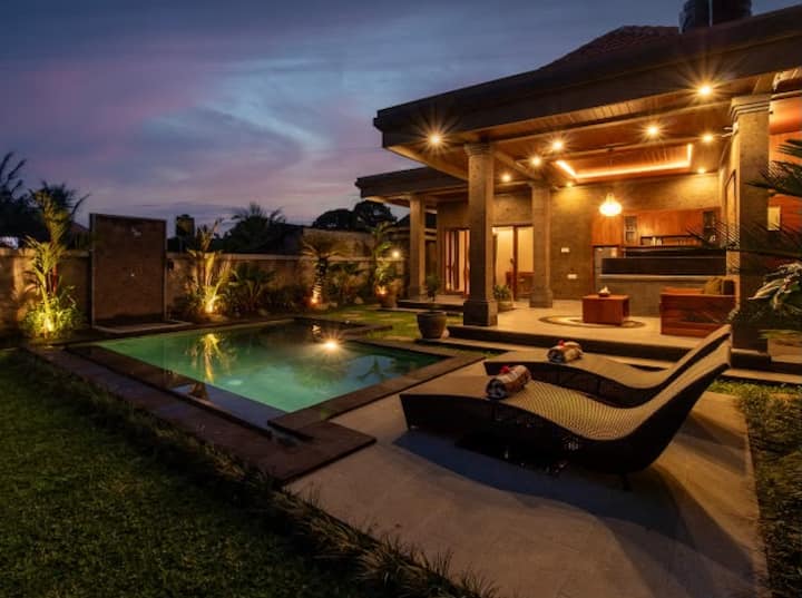Teba Kangin Villa Dengan Pemandangan Tropis - Australia