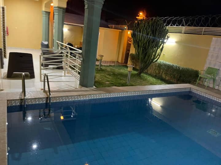 Villa Meublée Avec Piscine à Ouaga 2000 - Ouagadougou