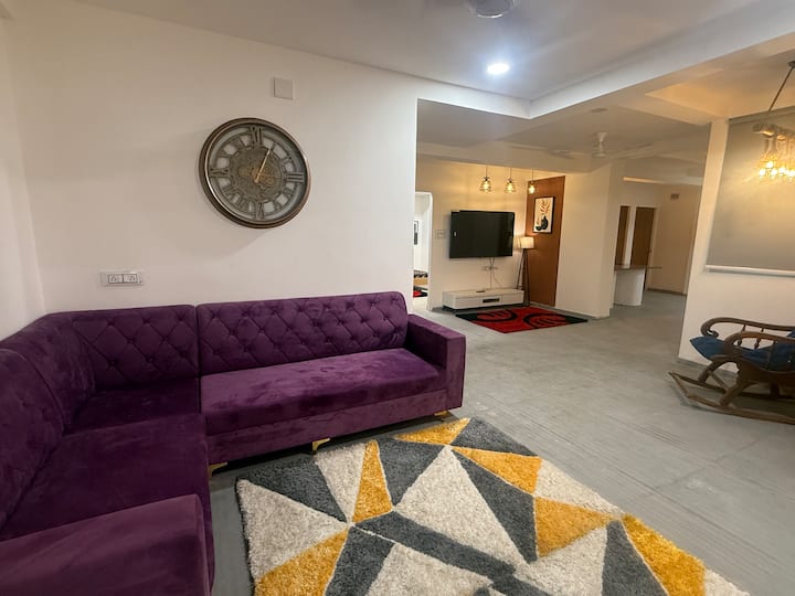 New Flats Of Main Road - Vadodara