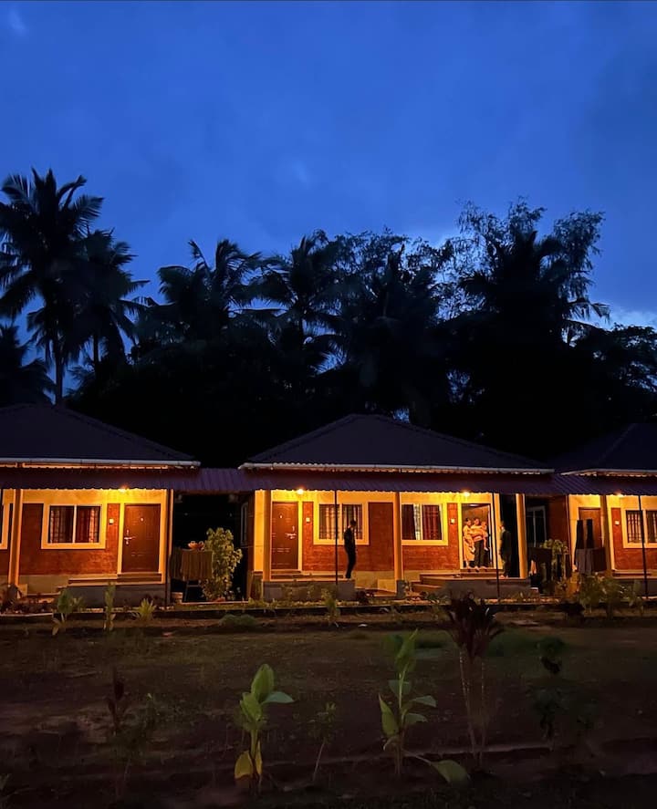 Group Jam By The Beach, Awaited Reunion - Gokarna