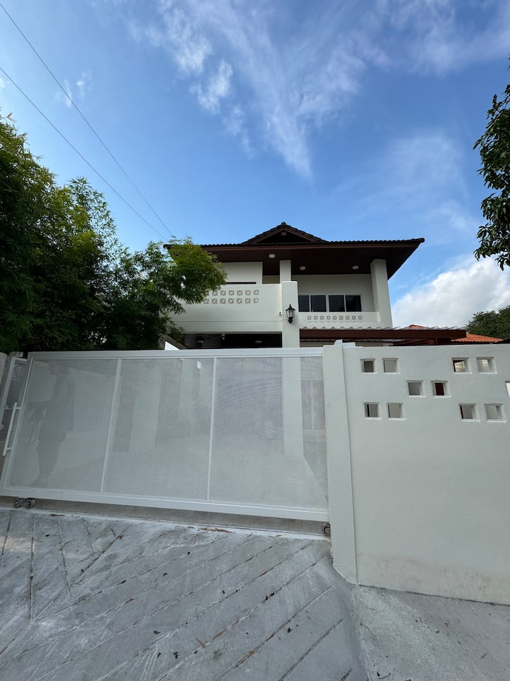 Hinkong Beach House - Ko Pha Ngan