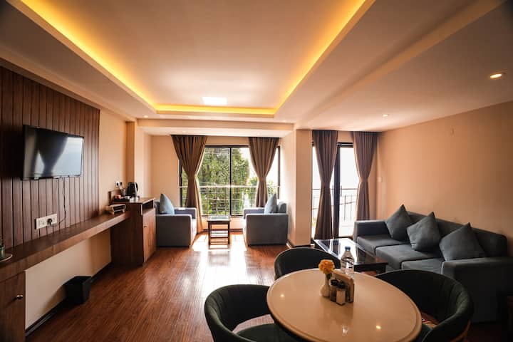 Cozy 2 Bedroom Overlooking Tea Estate - Mall 6 Min - Sikkim