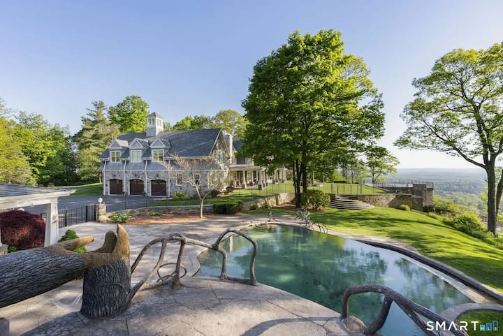 Superluxury Mansion W/ Views - Ultimate Retreat - Farmington, CT