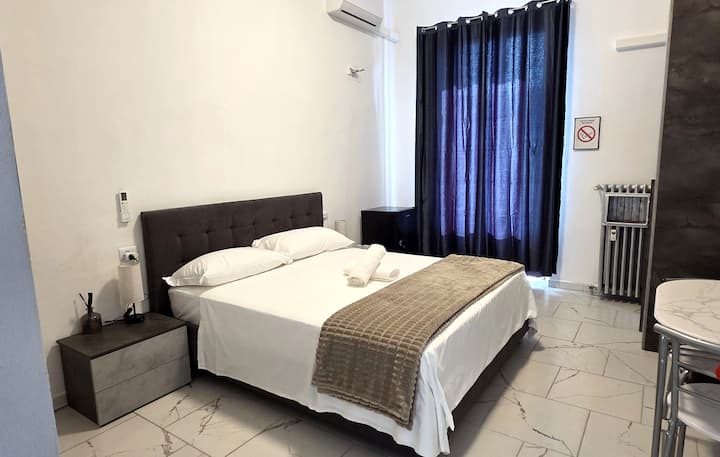 Appartamento Con Letto Matrimoniale E Bagno (30) - Novara