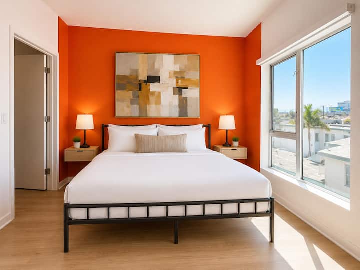 Coastal La Hideaway | Rooftop & Free Parking - Santa Monica, CA