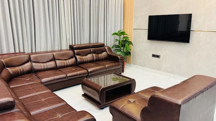 Stylish City Luxe Retreat - Bengaluru