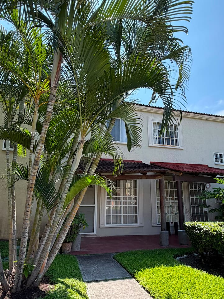 Casa Palmeras Con Alberca Y Jardín En Cuernavaca - Estacas