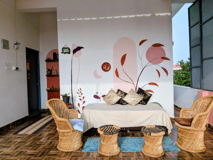 Nomads Nest Twin Room - Hosapete