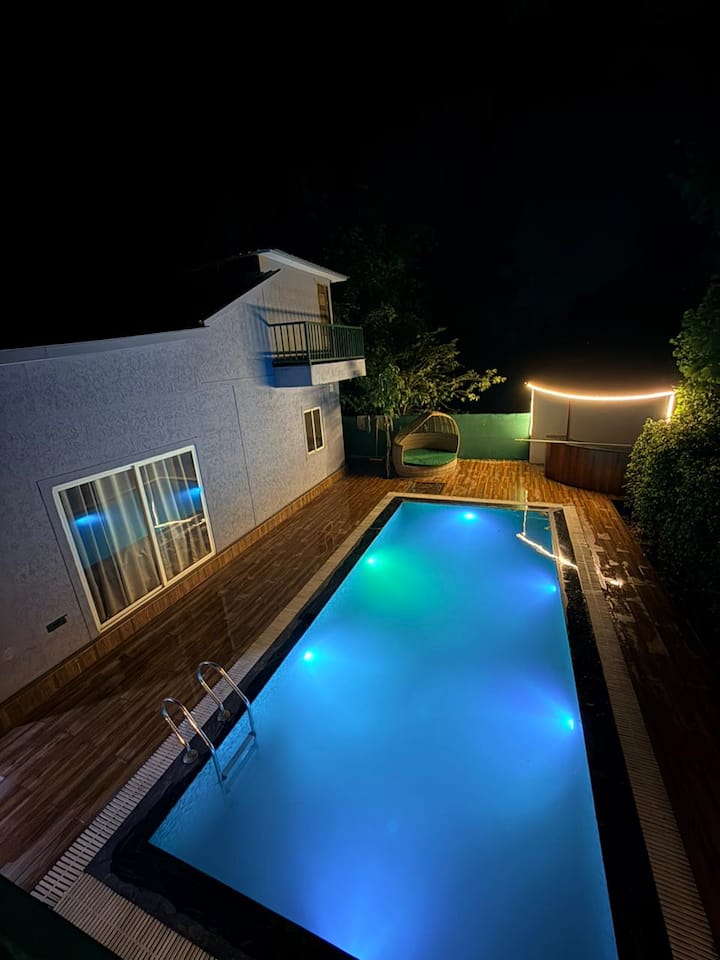 Luxurious Farmto Stay - Noida