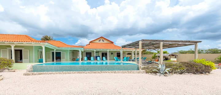 Villa Azure Horizon | Oceanfront & Private Pool - Curaçao