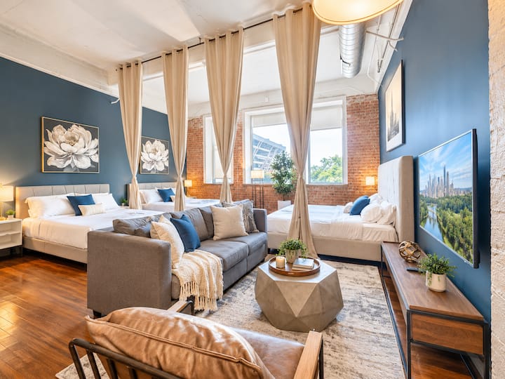 Stylish 2br | Heart Of Town | Host 16 | Valet Park - Dallas, TX
