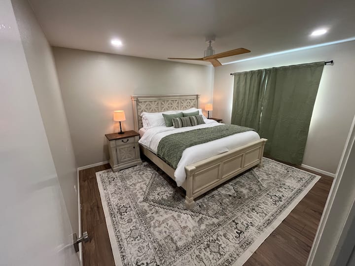 Beautiful Remodeled 3 Bedroom Home With Hot Tub! - Sioux Falls, SD