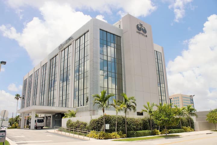 4 Miami Units W/ Pool Access | Intl Airport-2.4mi - Miami, FL