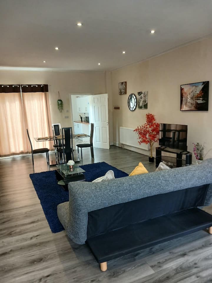 Three Bed Rutland House For Contractors Stay - サンダーランド