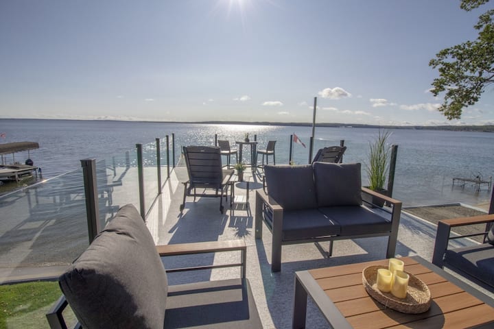 North Shore Haven-stunning 3 Bdrm Waterfront Home! - Midland