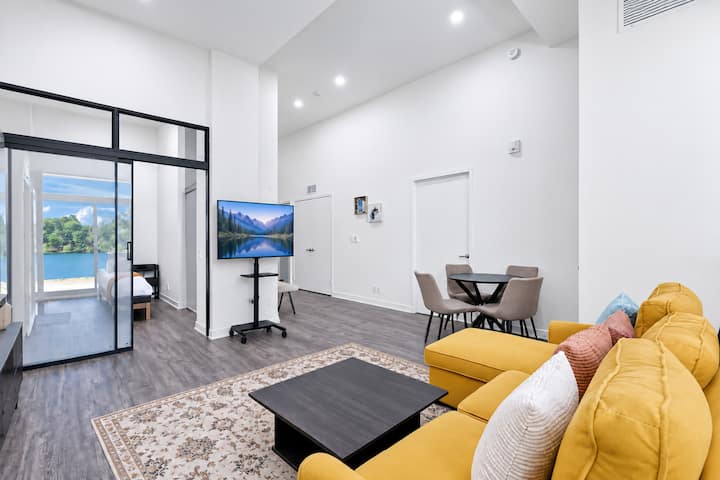 The Cozy Hideway| Canal Facing - Welland