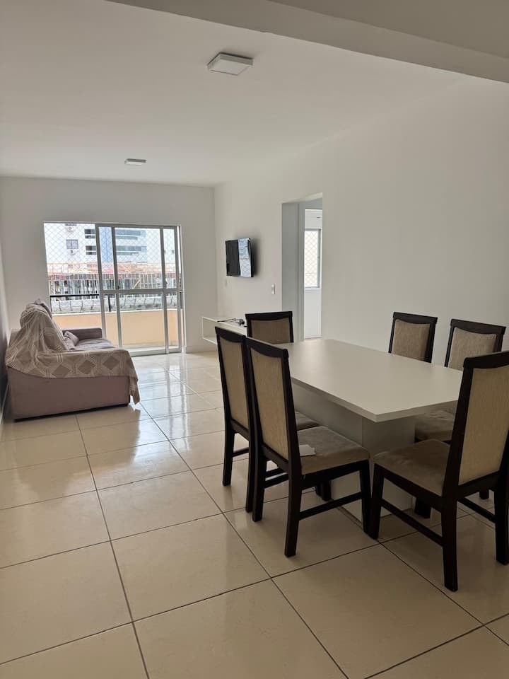 Apto Central A Passos Do Mar / 3 Quartos / 3 Wc - Balneario Camboriú