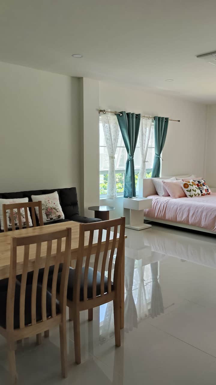 Seaside 1 Br Apt - 2 Minute Walk To Bangsak Beach - Khao Lak