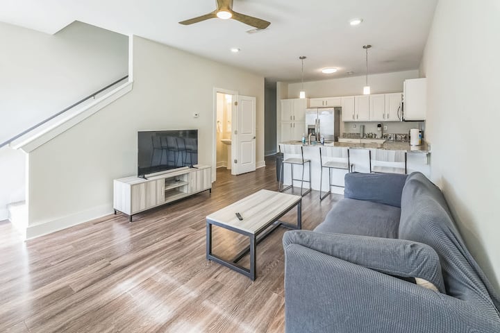 Modern And Spacious 2-floor Townhome Close To Cu! - Clemson, SC