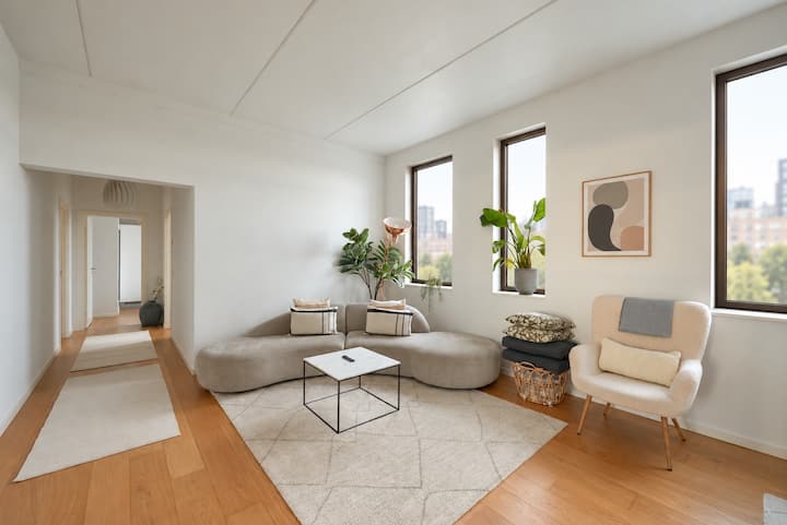 Penthouse W/ 4 Bedrooms, 2 Bathrooms, Free Parking - Koppenhága