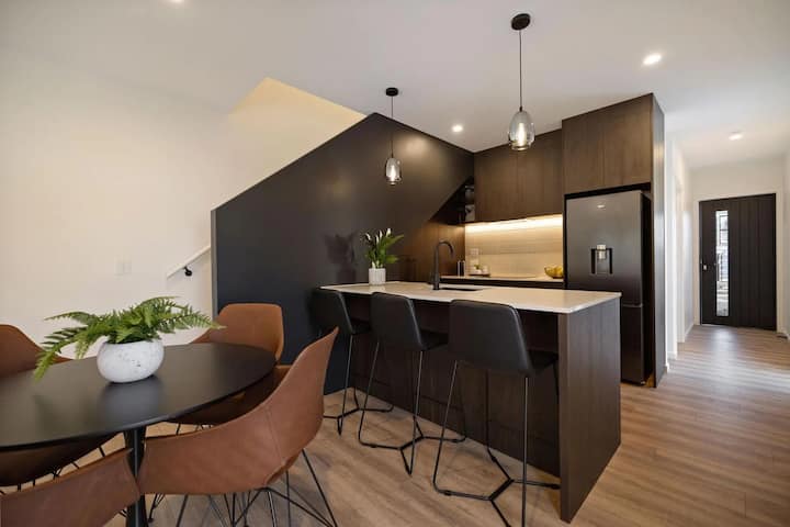 Your Kawarau | Luxury, Mountain Views & Parking! - アロータウン
