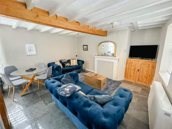 The Retreat -Sleeps 4, Pets Allowed, Parking Pass - Aberdovey
