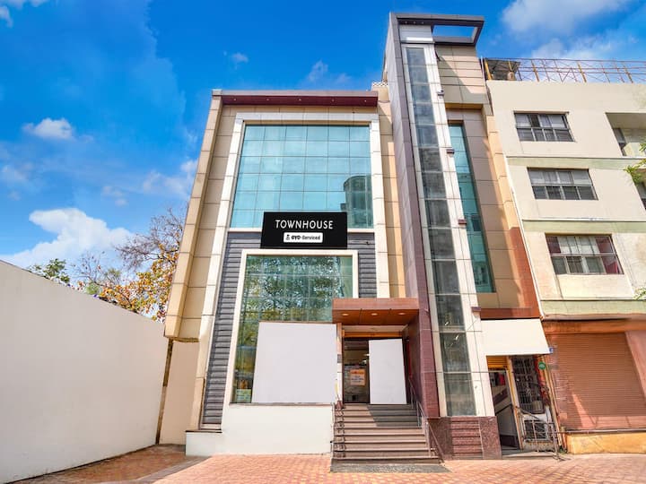 Townhouse Z Square Mall - 坎普爾