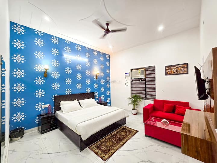 Luxury Green Farmhouse - Gurgaon
