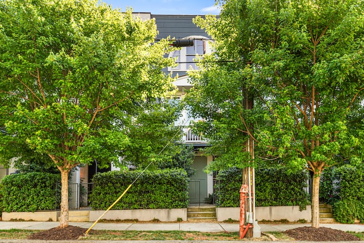 Walkable - Pet Friendly - Garage - Atlanta, GA