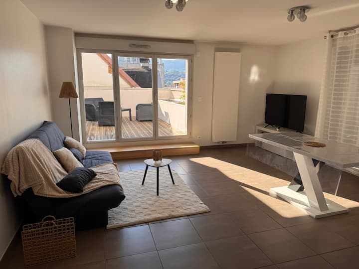 Très Beau T2 Centre Chambéry - Challes-les-Eaux